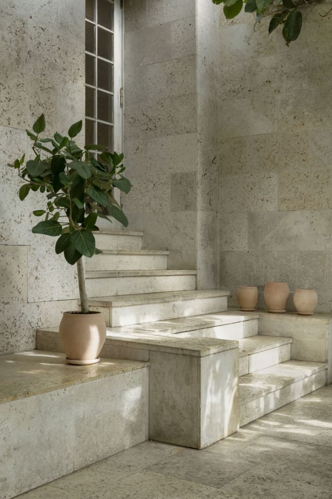 Delphi Pots by Bergs Potter – the navel of the world